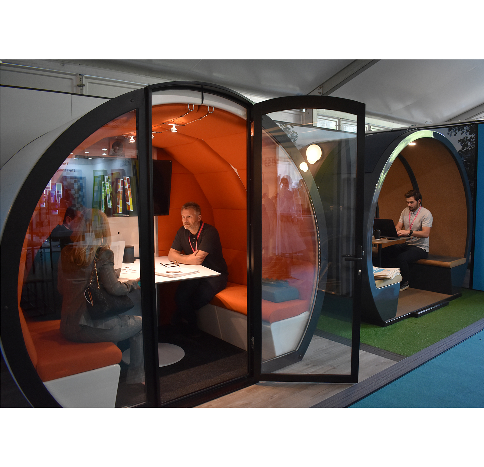 Circular Meeting Pod - My office pod