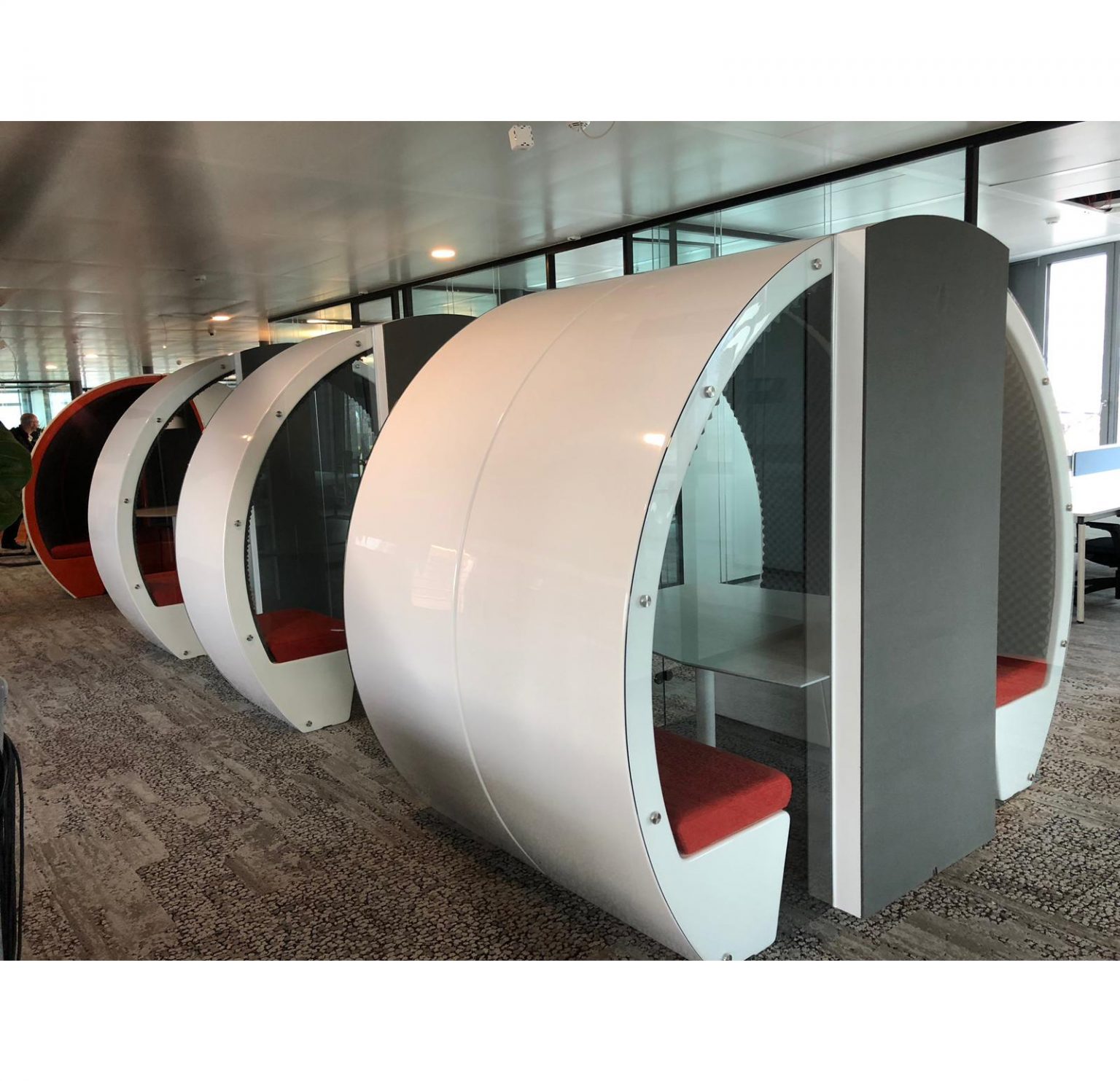 Circular Meeting Pod - My office pod